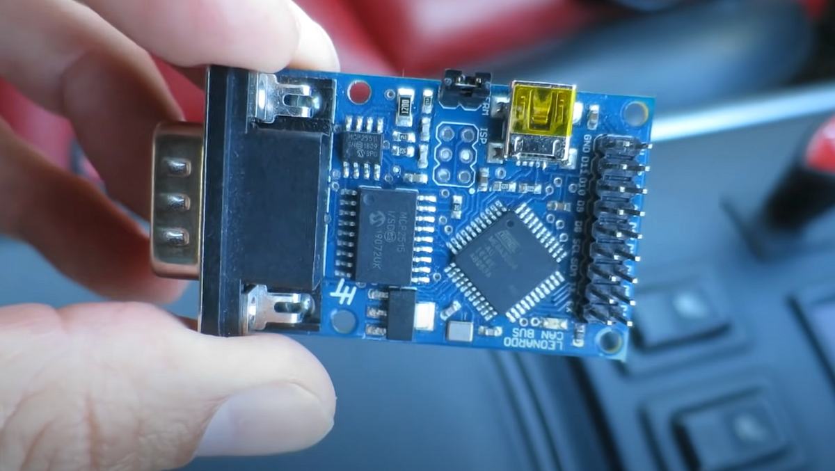 A brief overview to car hacking and the CAN Bus | by Atay Hassan | Mar ...