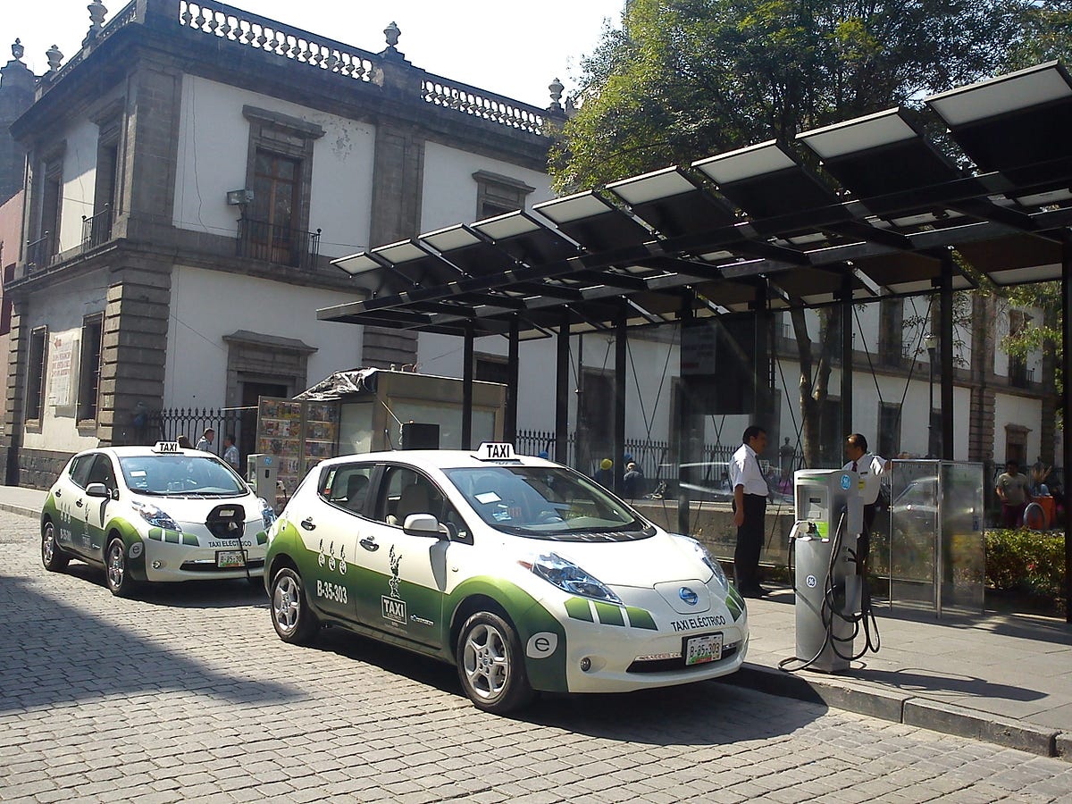 De tacheros. Consejos para viajar en taxi y no morir… | by Ramiro ...