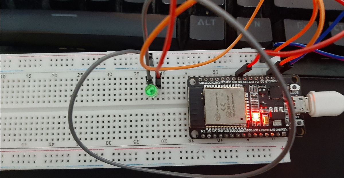 [Project #7 +#8+#9, Embedded System] ESP32 Classic Bluetooth and BLE — Web Server — Advanced ...