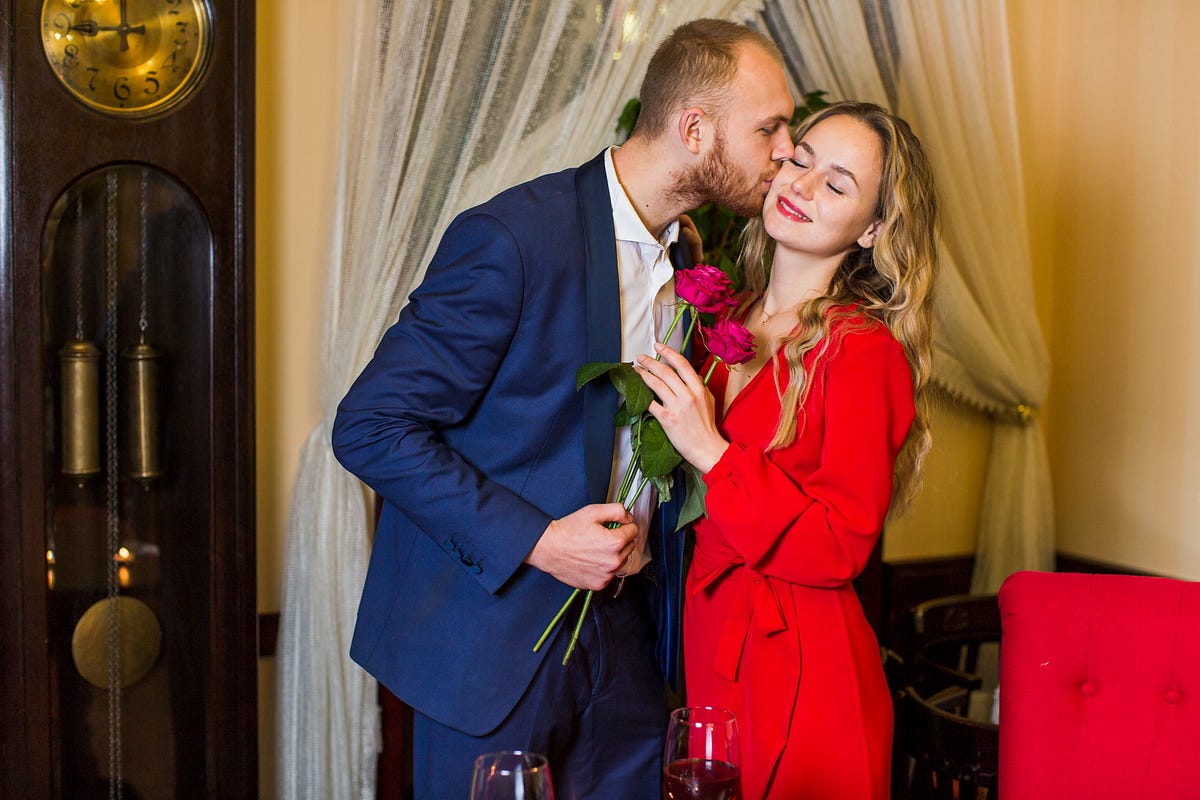 3 Simple Keys to a Perfect Date. Alright, gentlemen, raise your hand if ...