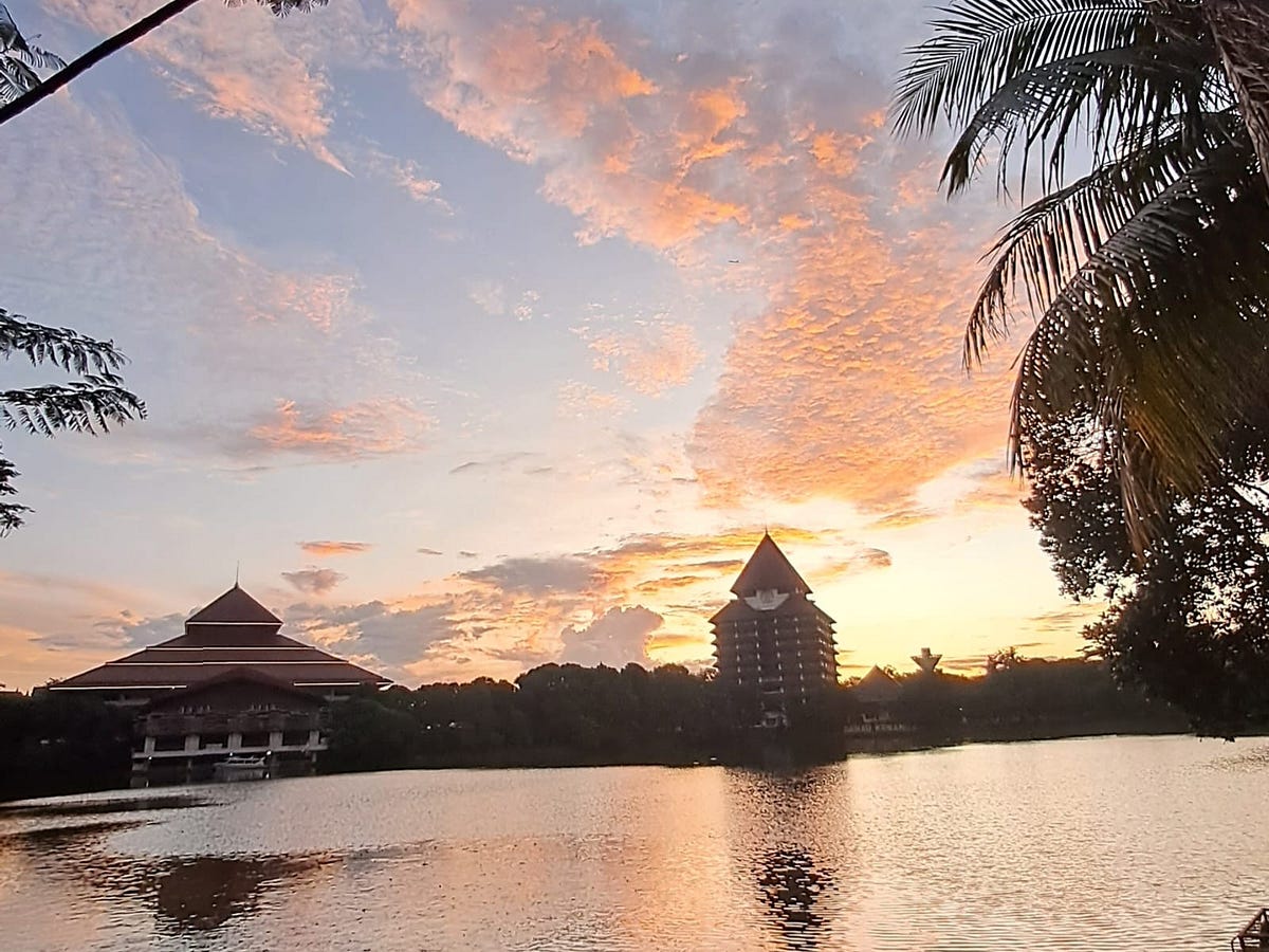 Menjadi Si Bukan Siapa-Siapa. Danau Kenanga, Universitas Indonesia ...