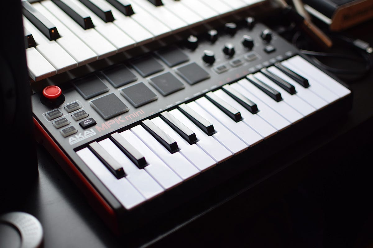 Roland UM-1 在Windows 10上安裝. 最近把十幾年前買的midi-kit Roland… | by Gavin Kuo ...