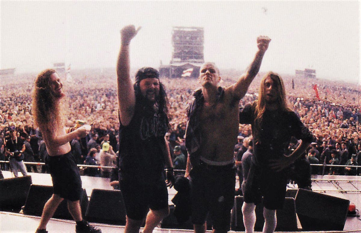 Shot On Stage: The Tragic Story of Pantera Guitarist Dimebag Darrell ...
