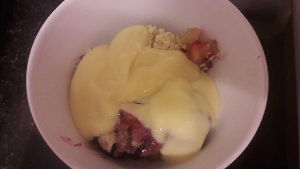 Easy Home Recipe: Apple and Blueberry Crumble | by Roz Andrews | Small ...