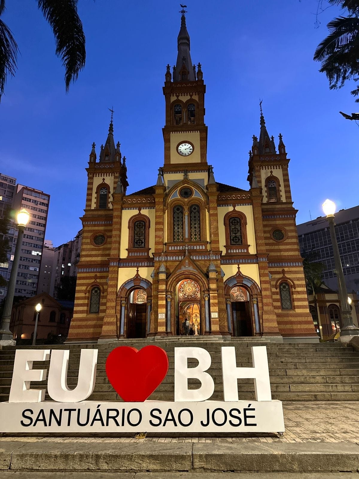 Dói!. Ele sabe o quanto dói. | by Quem diabos é ela? | Medium