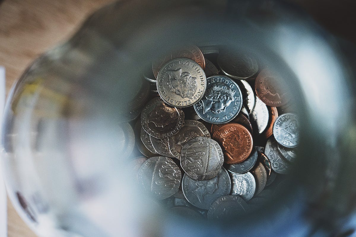 O guru do sucesso financeiro. Uma crítica à busca de prosperidade | by Maicon Hobold | Medium