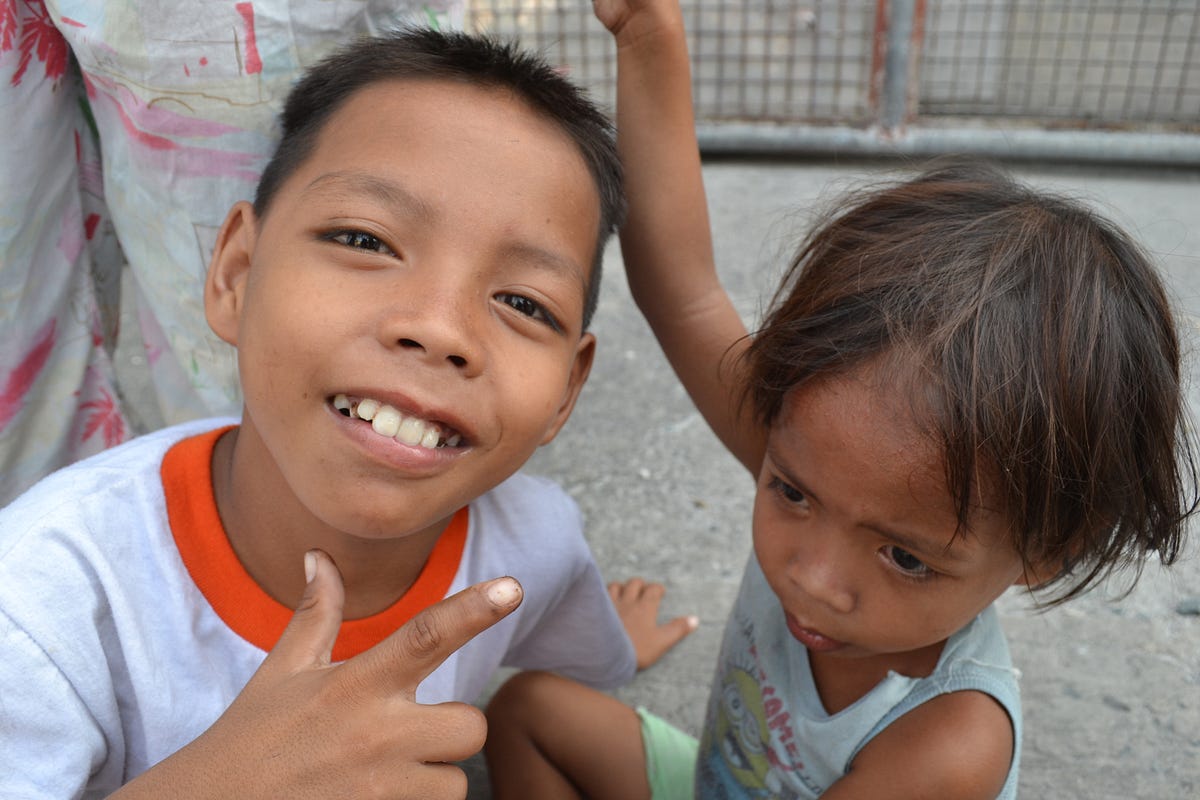 Nomadic: The Sea Gypsies of Manila | by Pauline Montero | Medium