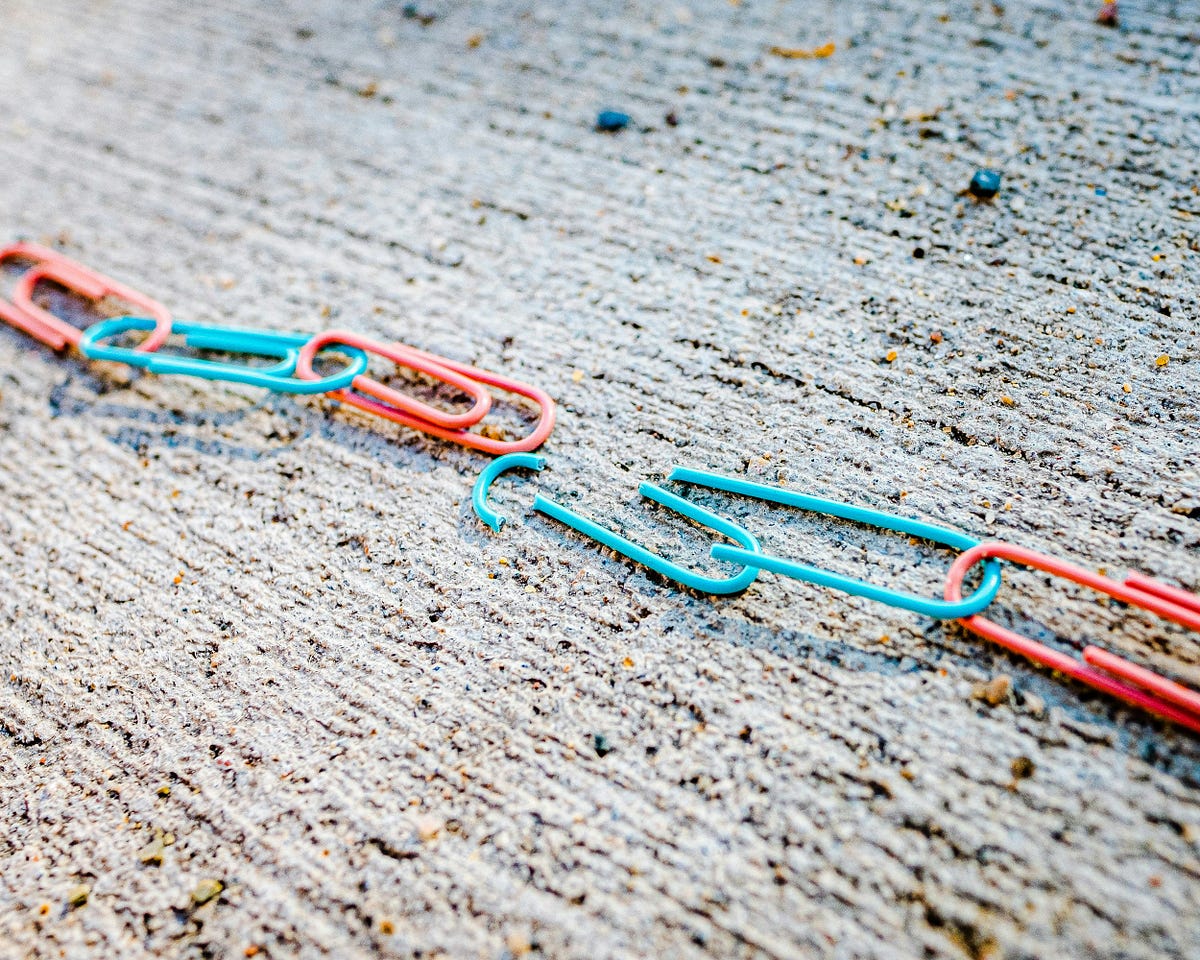BREAKING CHAINS: LESSONS IN FACING THE DARKNESS AND BEATING ADDICTION ...