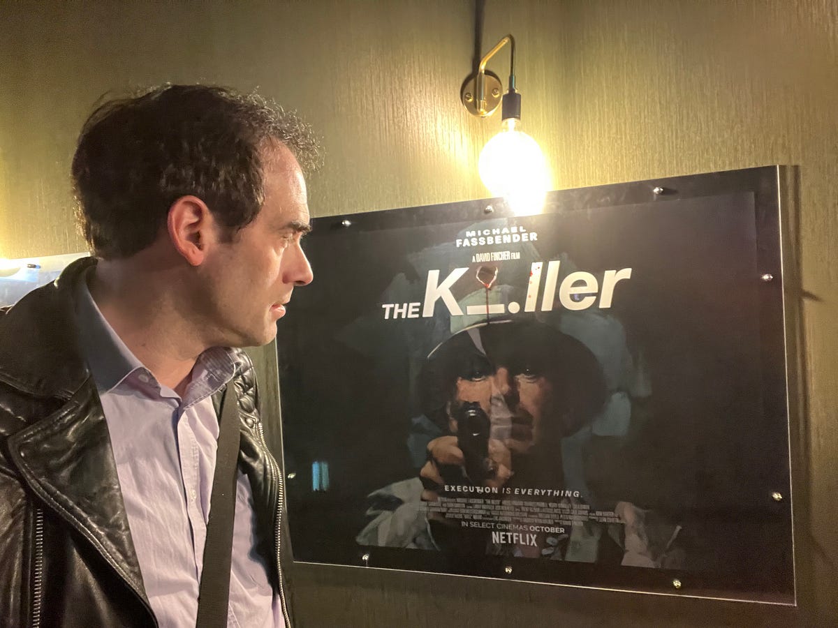 Review of ‘The Killer’ (David Fincher, 2023) | by Chris Deacy | Medium