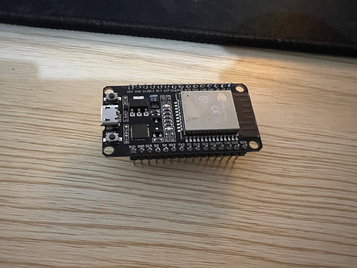 ESP32 Project #6 Serial Communication | by Amjad Adhie P | Medium