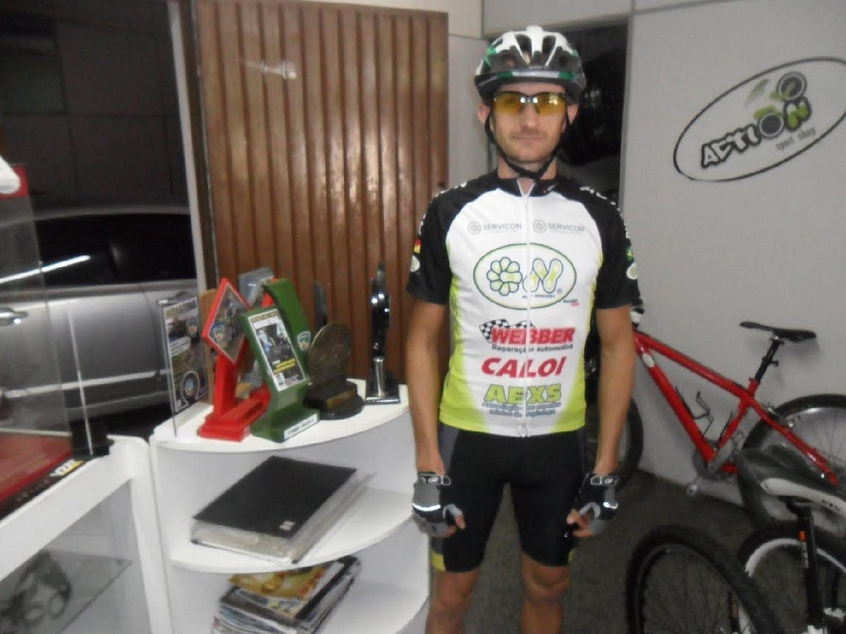 As duas rodas pedem passagem. Na busca por novos espaços para… | by ...
