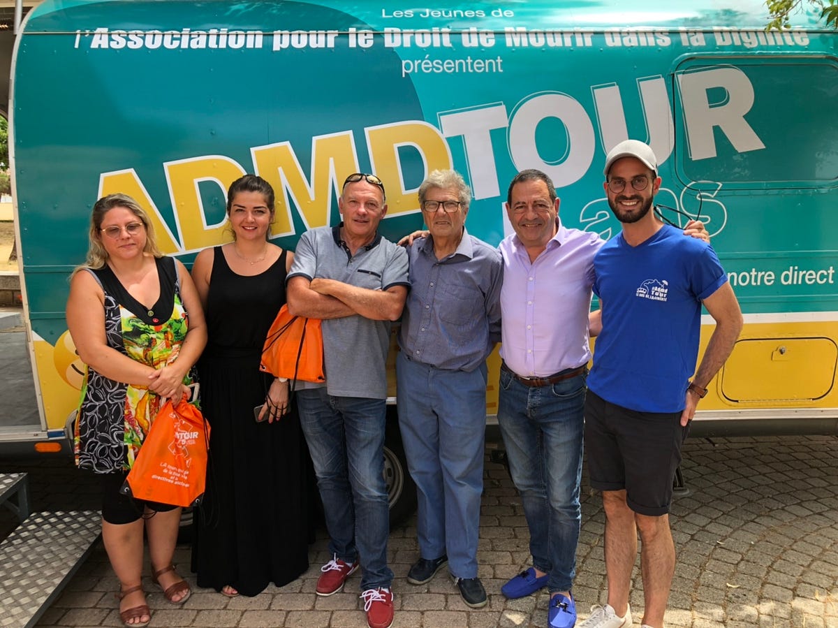 Avec le docteur Daniel Nicolas, chef du service des soins palliatifs de ...