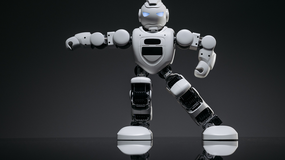Model VS AI Agents. AI models and AI agents are both… | by Parth ...