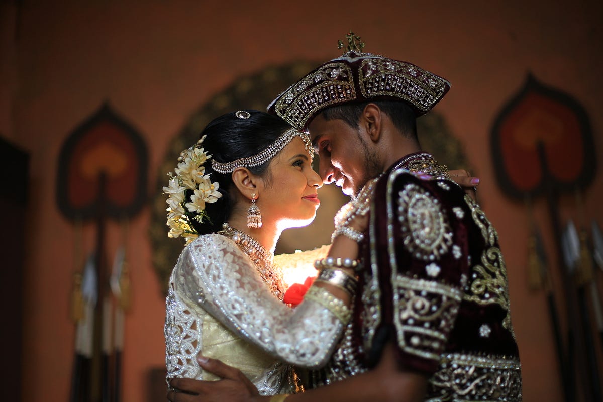 Kandian Wedding of #TravelingWeddingCouple | by Twinkling Dreams ...