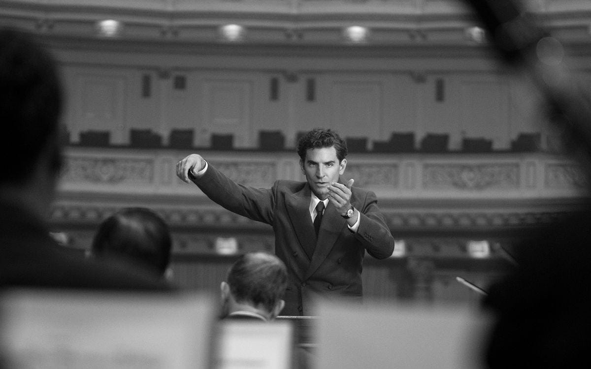 “Maestro” tenta encher os olhos da plateia, mas negligencia o regente da sinfonia | by Lucas ...