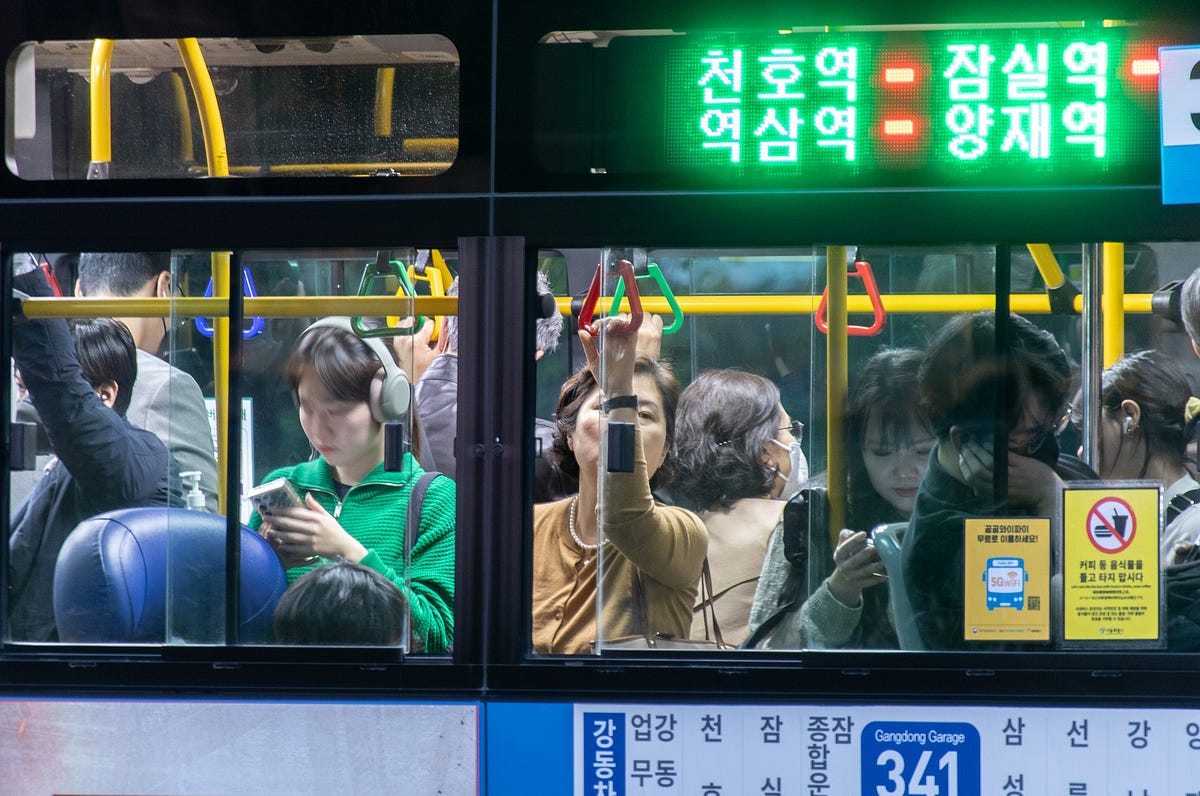 THE PERVERT ON THE BUS. PART 2 | by Sumaya Ali [Veronica Thompson-Smith] | Be Open - Writers ...