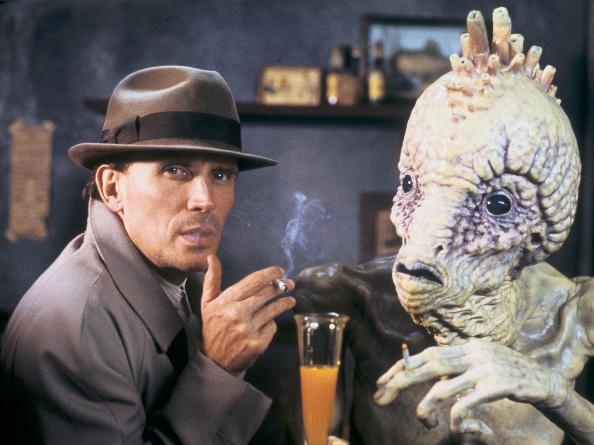 NAKED LUNCH (PARTE 1). Cronenberg y Bourroughs sobre la droga… | by ...