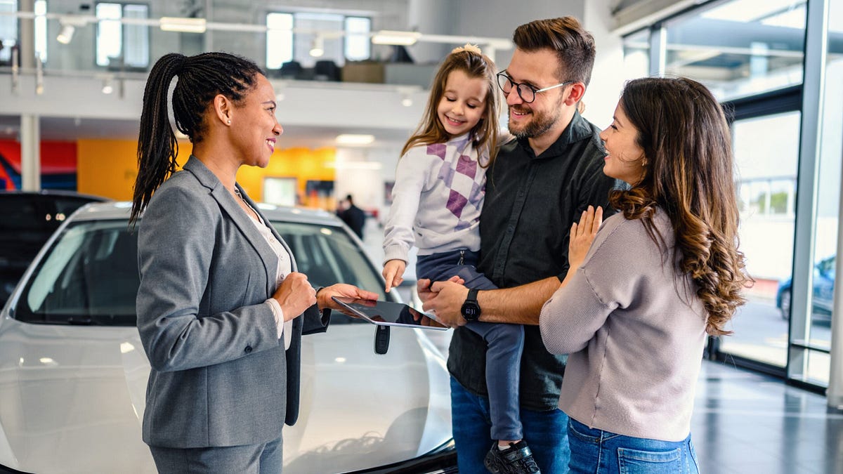 Leasing vs. Buying a Car: A Comprehensive Guide | by Leslie Holmes ...