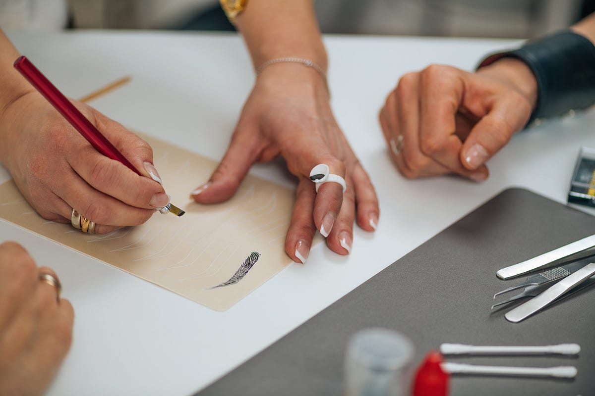 Earnings and the Value of Professional Training in the Lucrative World ...