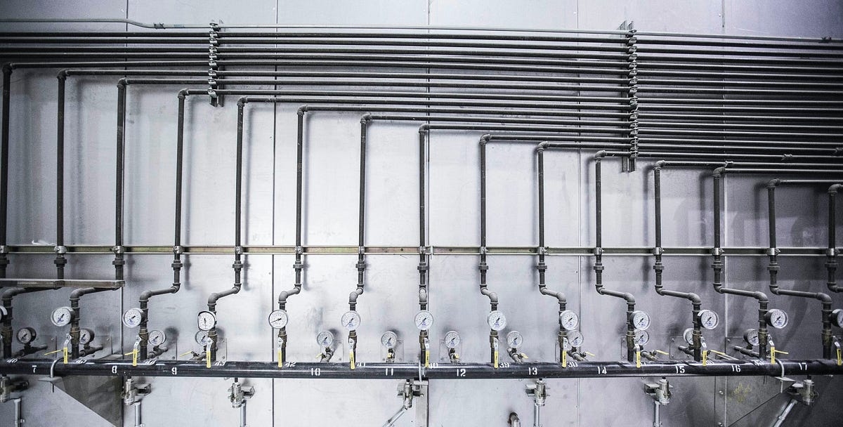 Glossário de dados: O que é Data Pipeline? | by DataLakers Tecnologia | Blog DataLakers | Medium