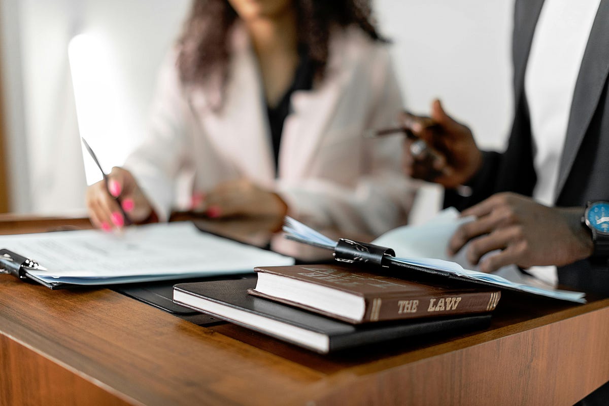 Virtual Legal Assistant vs. Paralegal: A Detailed Comparison | by ...