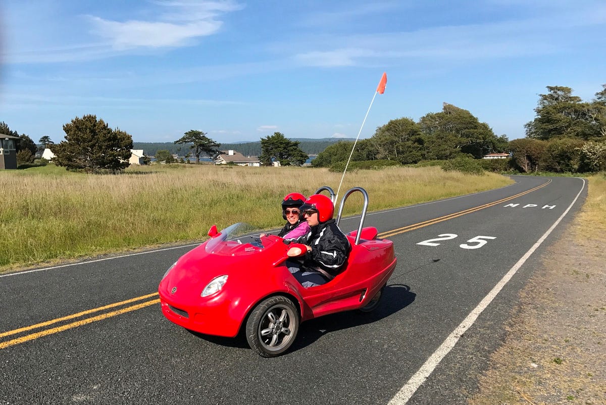 Discover the Thrill: The Joy and Advantages of Moped Rentals in Waikiki | by Gloria Mize | Aug ...