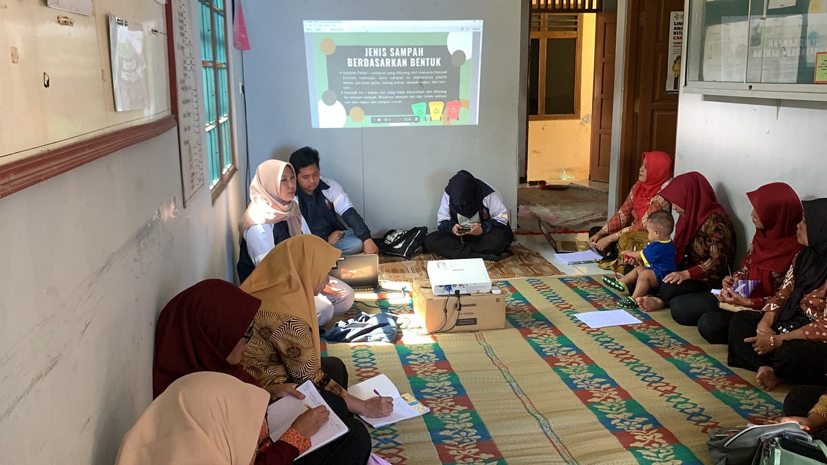 Mahasiswa Undip Perkenalkan Pengelolaan Limbah Rumah Tangga Di Desa ... Mahasiswa Undip Perkenalkan Pengelolaan Limbah Rumah Tangga Di Desa ...