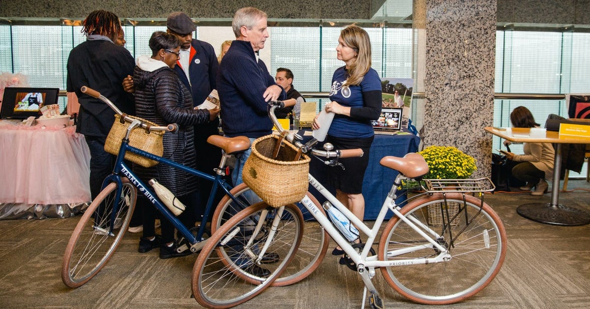 5 Unexpected Benefits of Team Outings | by Alyson Beacham | Medium