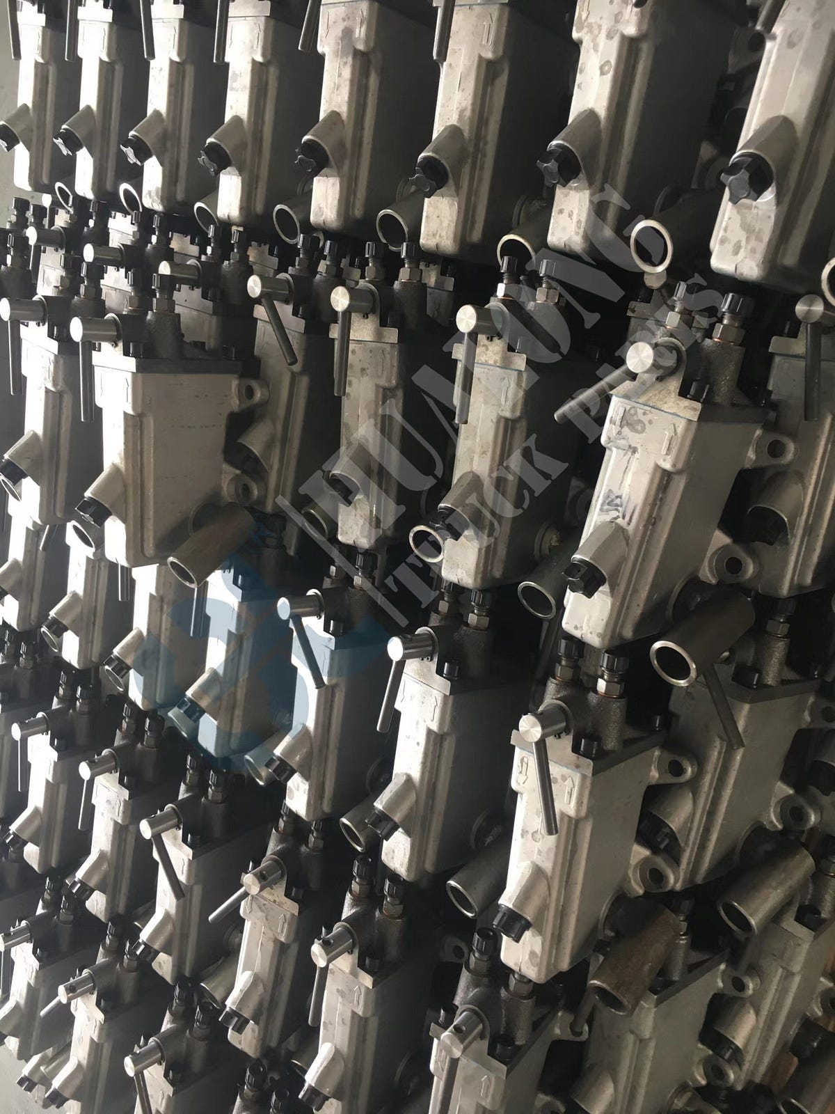 High quality Benz cabin tilt pump in making Whatsapp/Wechat:+86 ...