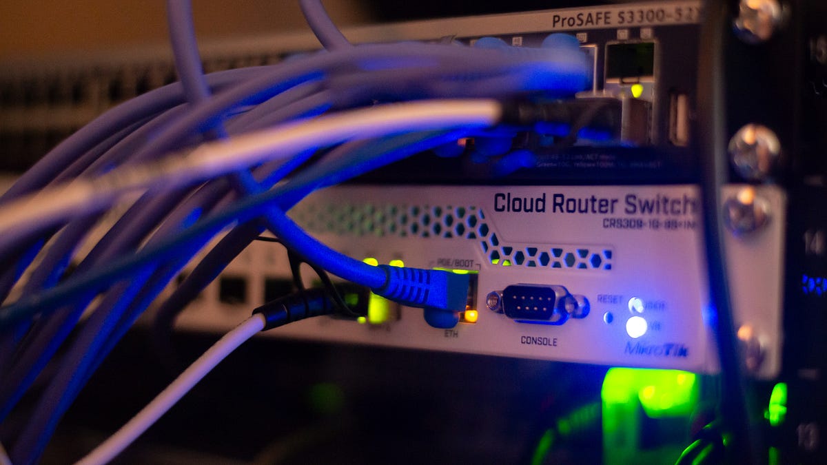 Network Party Crashers: Hubs, Bridges, Switches & Routers Explained ...