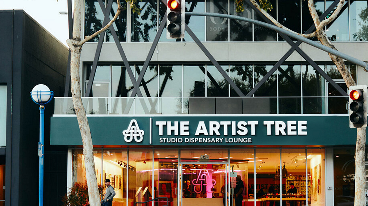 The Studio Cannabis Smoking Lounge - Aviv Halimi - Medium