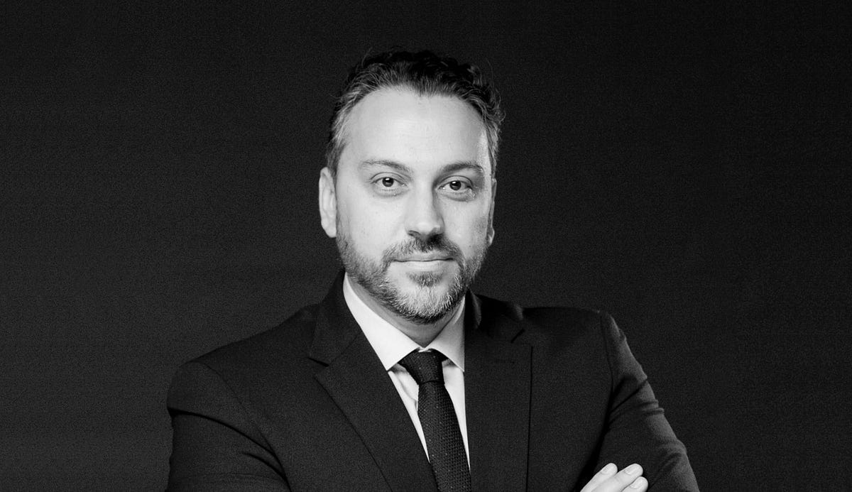 Jordi Segarra: The Political Consultant Who Knows How to Make Waves ...