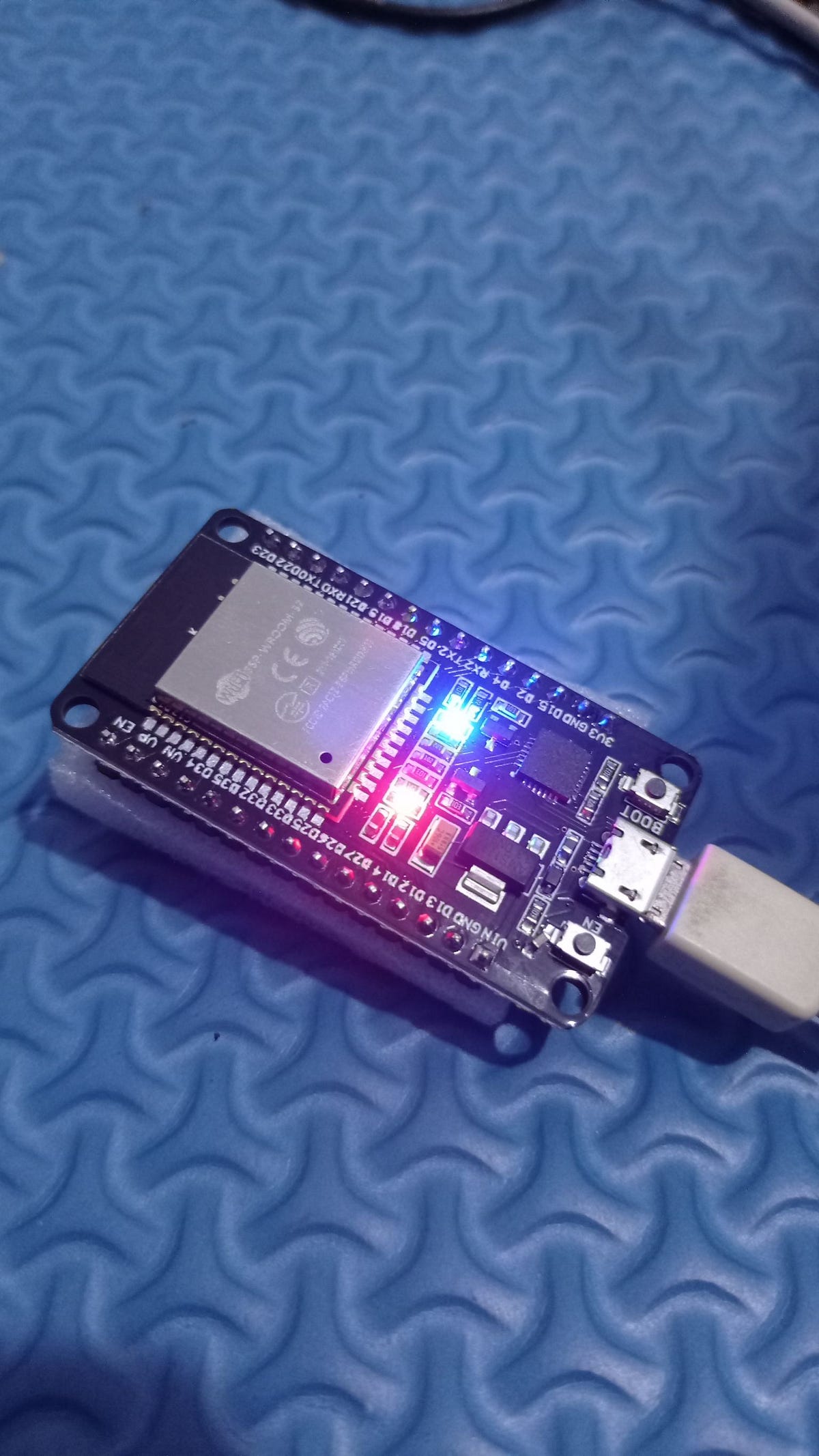 ESP32 Tutorial Part 1 (Blink Test) | by Ilham Alvindo Riandova | Medium