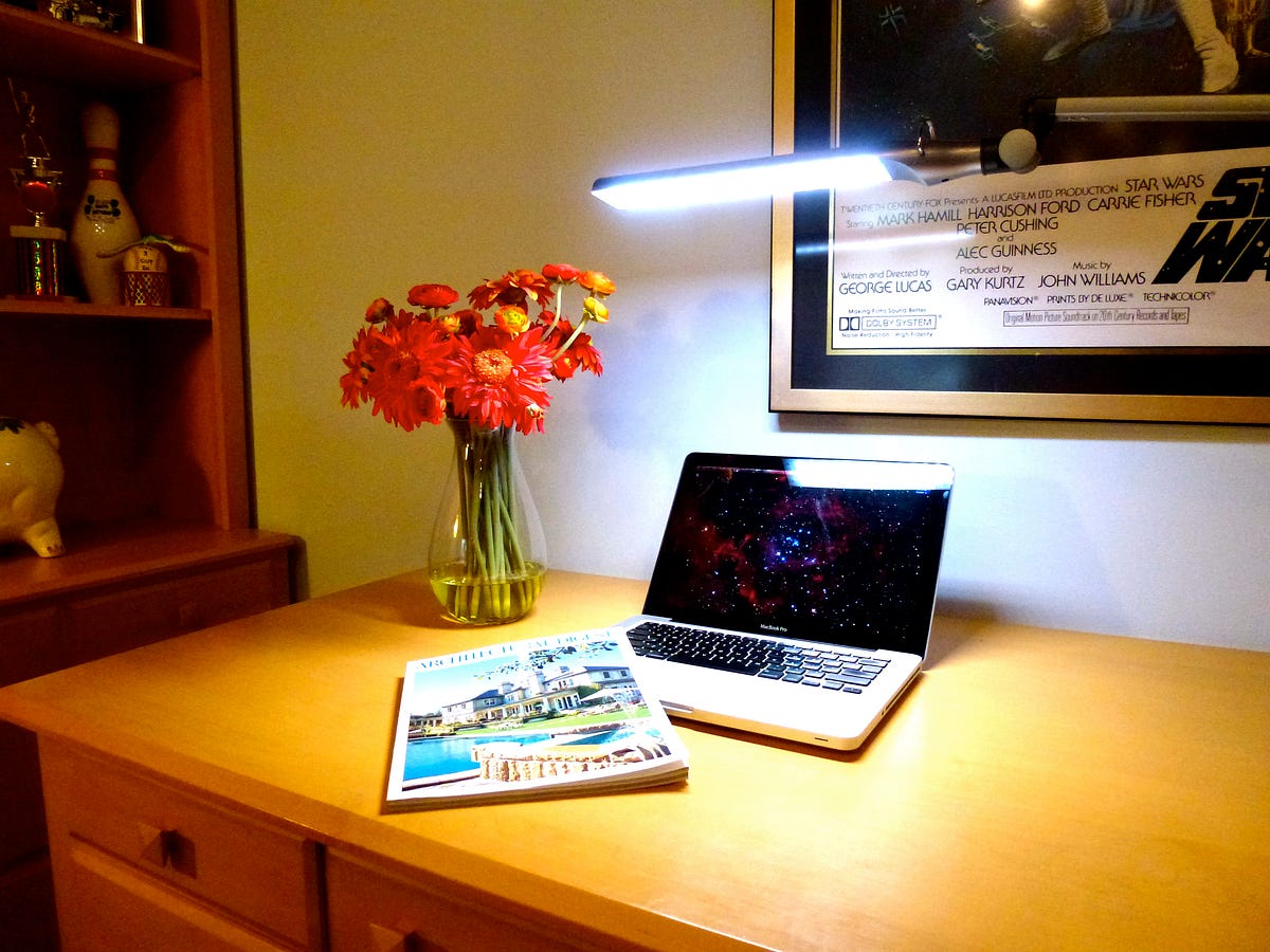 Draftsman 2500. World Best Desk Lamps byLumiy | by Cisco Aims | Medium