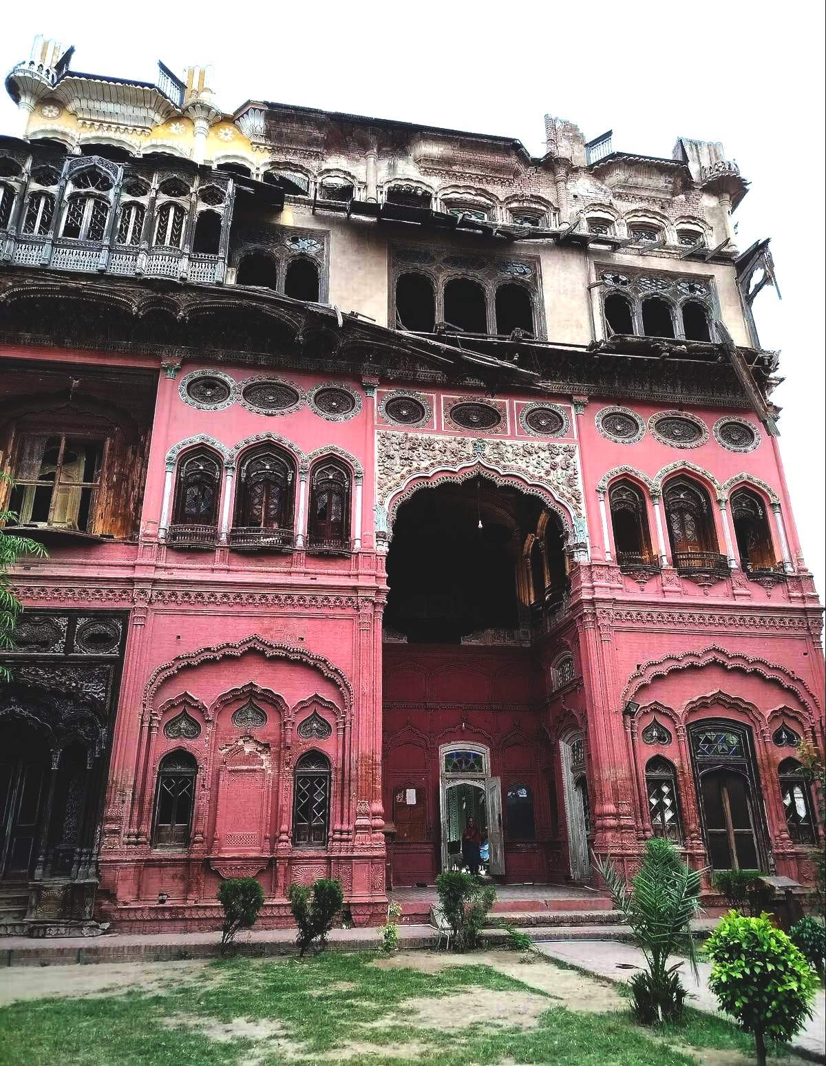 Umar Hayat Mahal of Chiniot. A Timeless Gem of History and Beauty | by ...