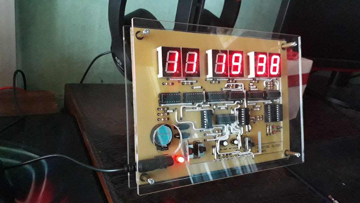 A DIY Digital Clock Made with Discrete Logic | by Jeremy S. Cook | Medium