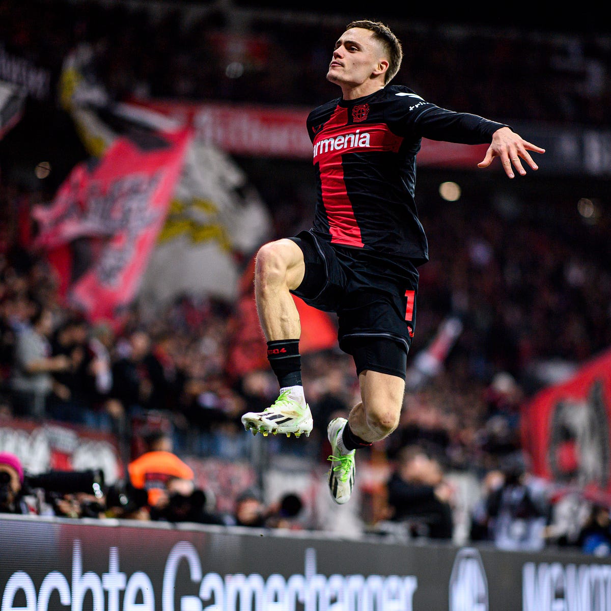 Florian Wirtz wraps up Player of the season as Leverkusen take one step ...