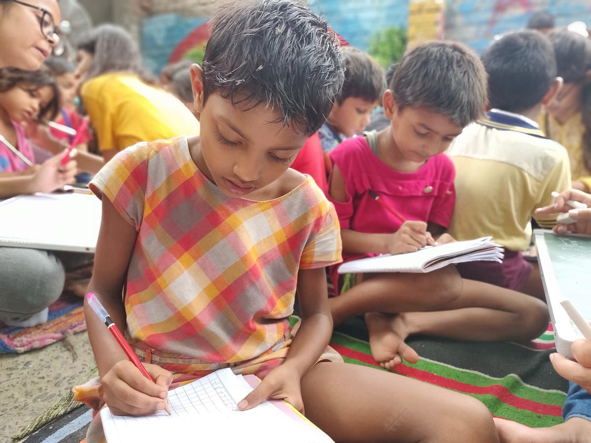 THE ROLE OF PARENTS AND COMMUNITIES IN EDUCATING UNDERPRIVILEGED ...