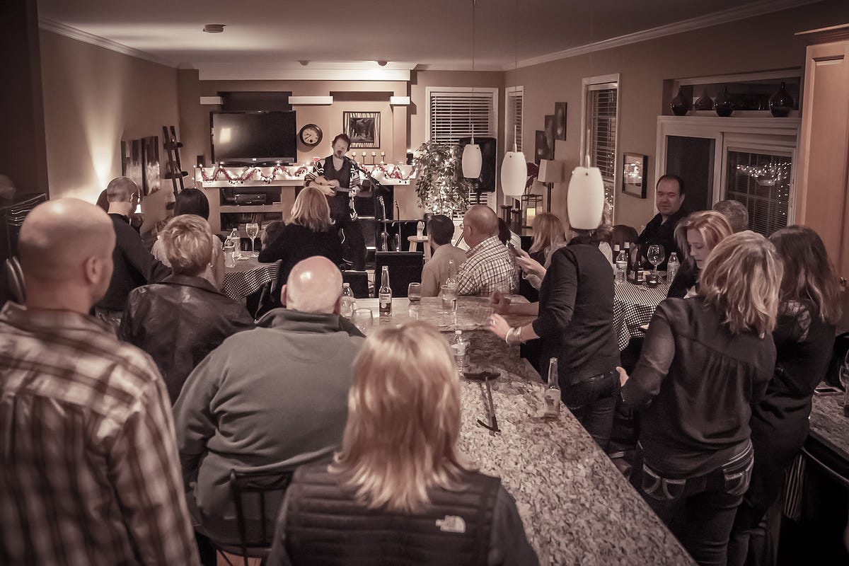 How To Host An Amazing House Concert | by Mike Echlin | Medium