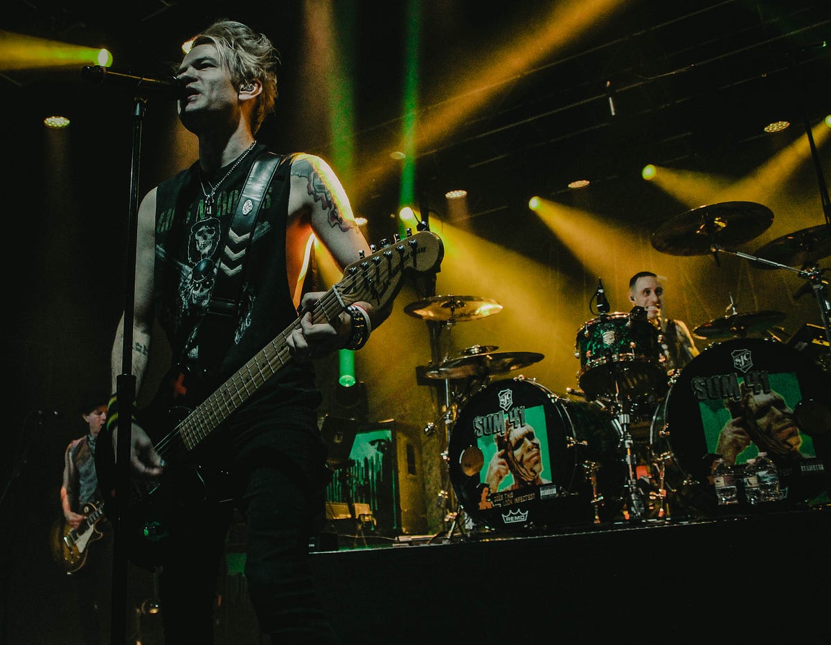 Show Review: Sum 41 revives classic album for 15-year anniversary ...