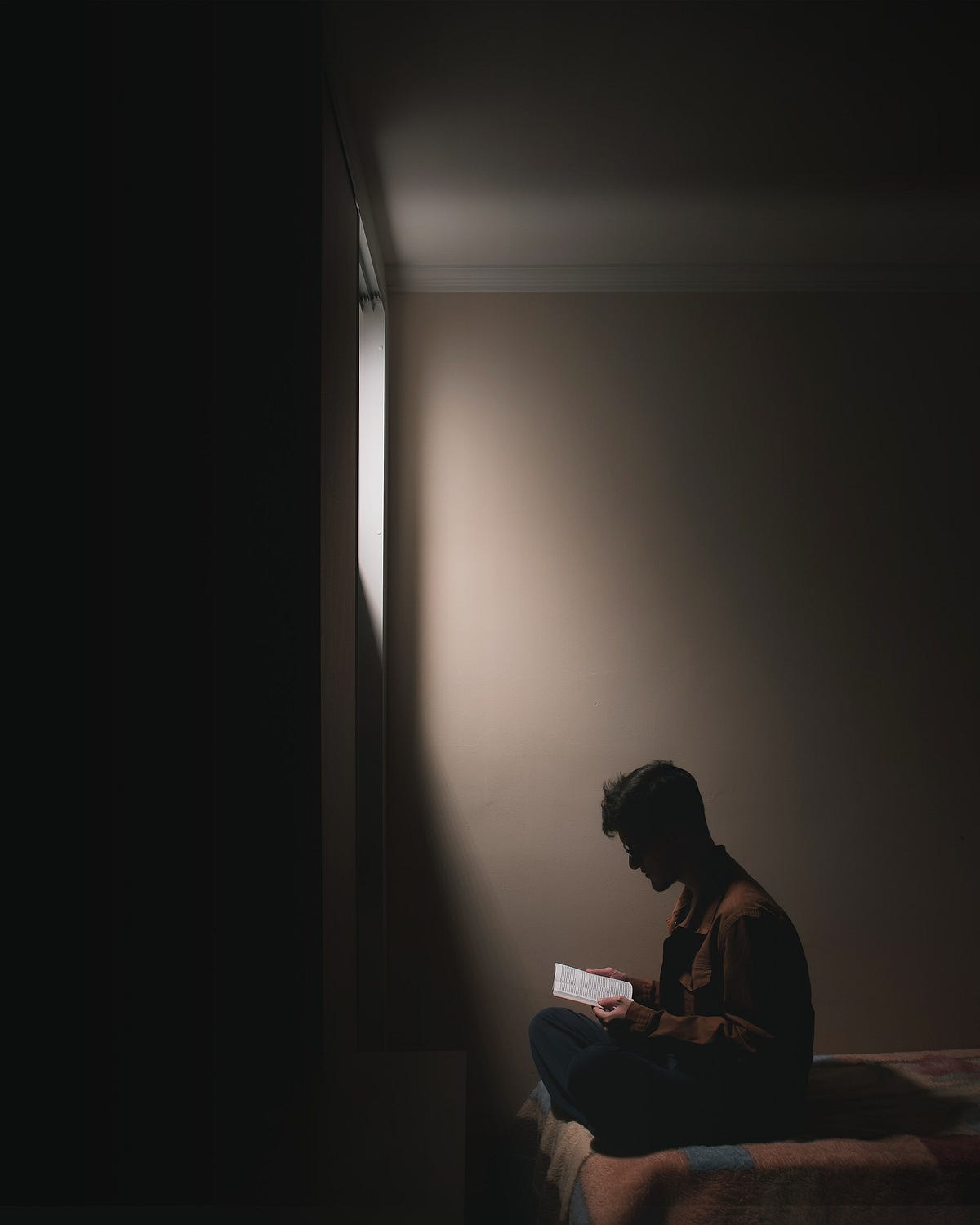 What Keeps Readers Reading?. Tension in writing | by Cameron Thomson ...