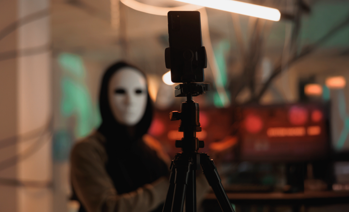 Spotting Influencer Scam: What You Need to Know | by HypeFactory | Medium