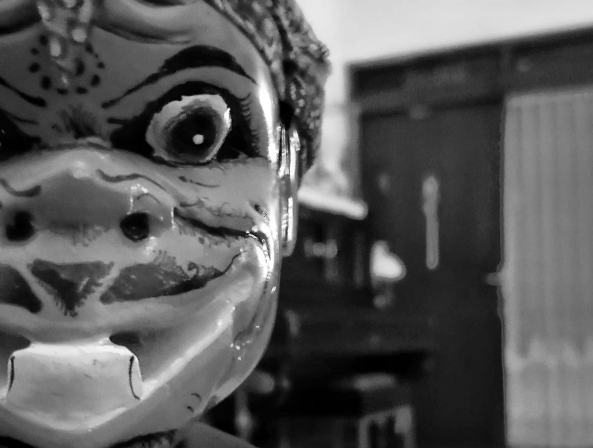 Dalam Pengabdian, Kekuasaan, dan Tabayun Kritis | by Ikan Mati ...