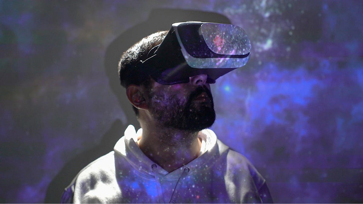 Investing in the Metaverse: Profiting from the Convergence of Real and ...