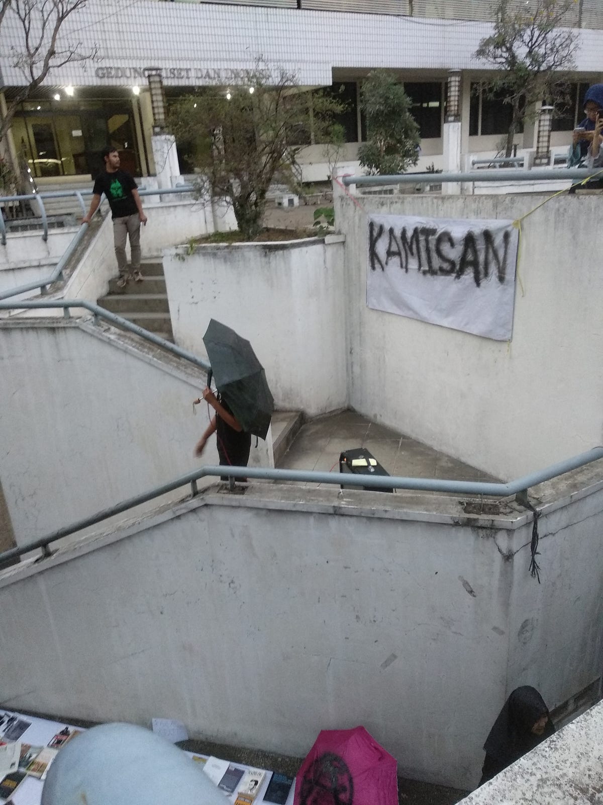 Kamisan. Tentang HAM dan seberapa mahalnya | by Kurniati Laeli Munifah ...