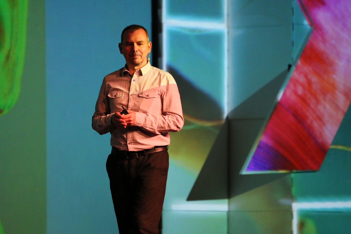 ¿Se puede vender en digital?. Javier English — Chile | by Trends ...