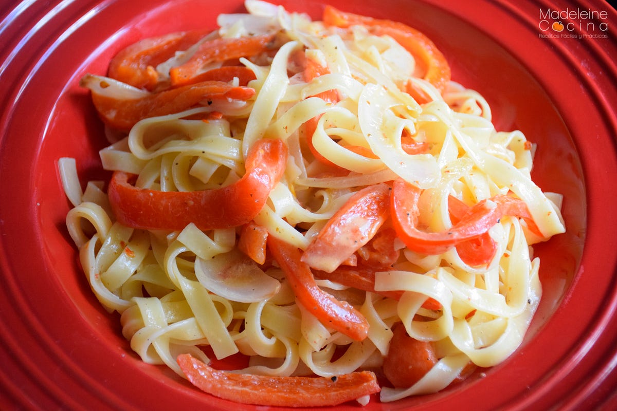 Pasta con Morrón Rojo: Receta Fácil y Sabrosa | by Madeleine Cocina ...