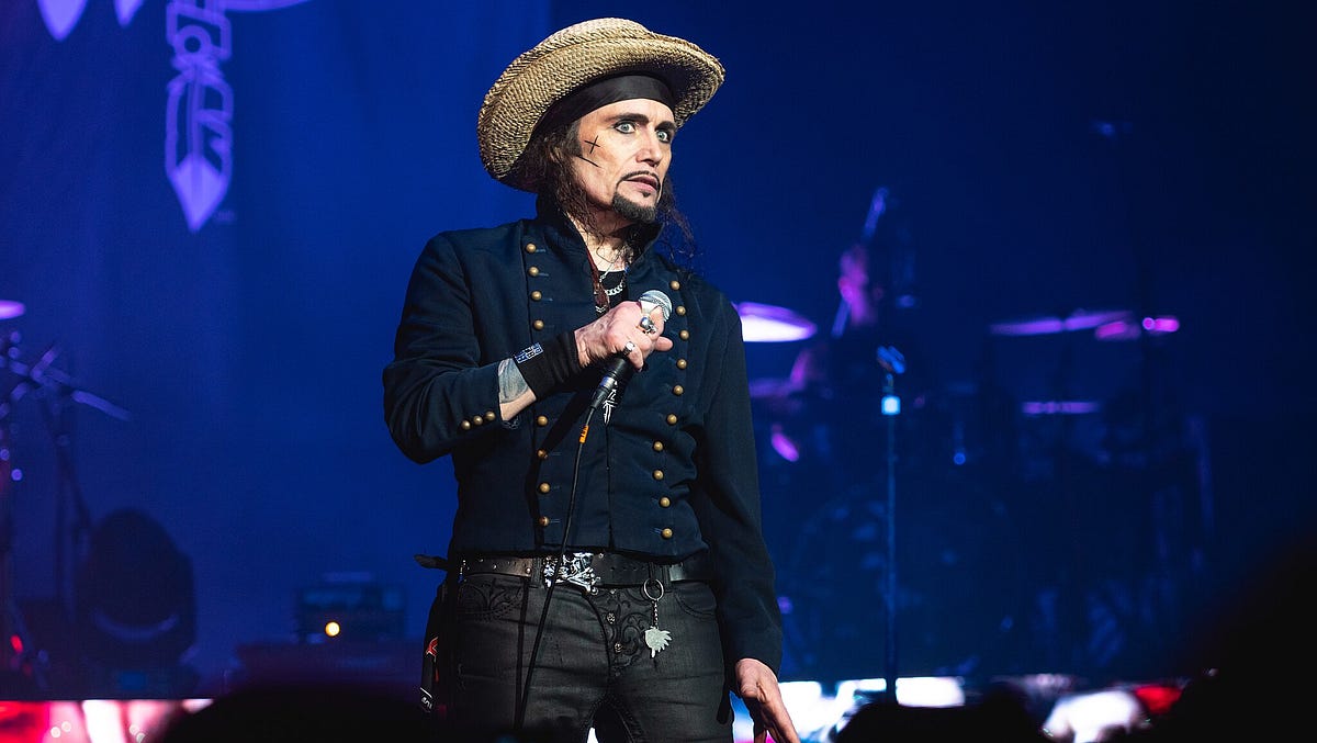 Standing Up to the Dandy Highwayman | by Chris Yanda | Fiction Shorts ...
