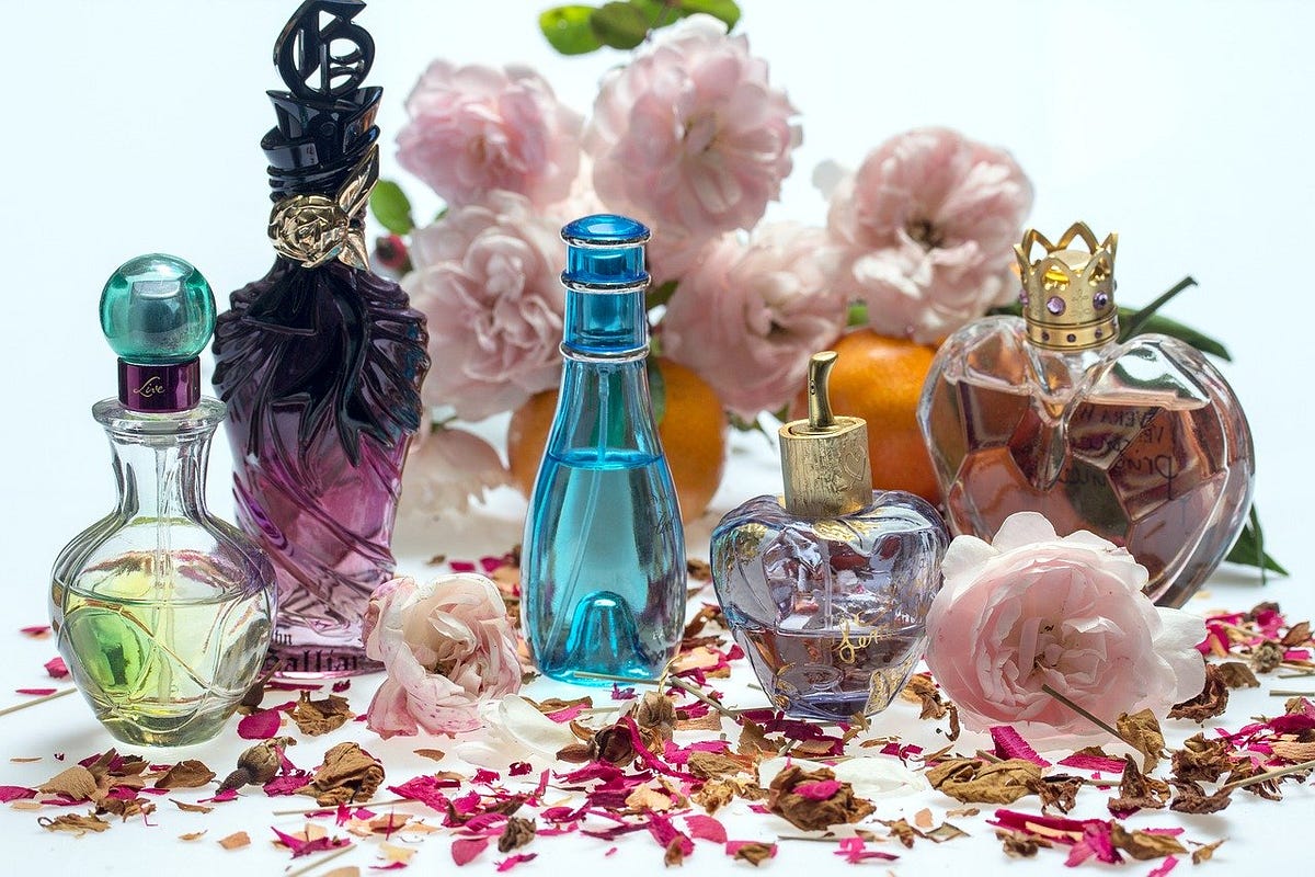 Curso de Perfumista — CURSO PERFUMISTA EAD | by Tudo sobre curso | Medium