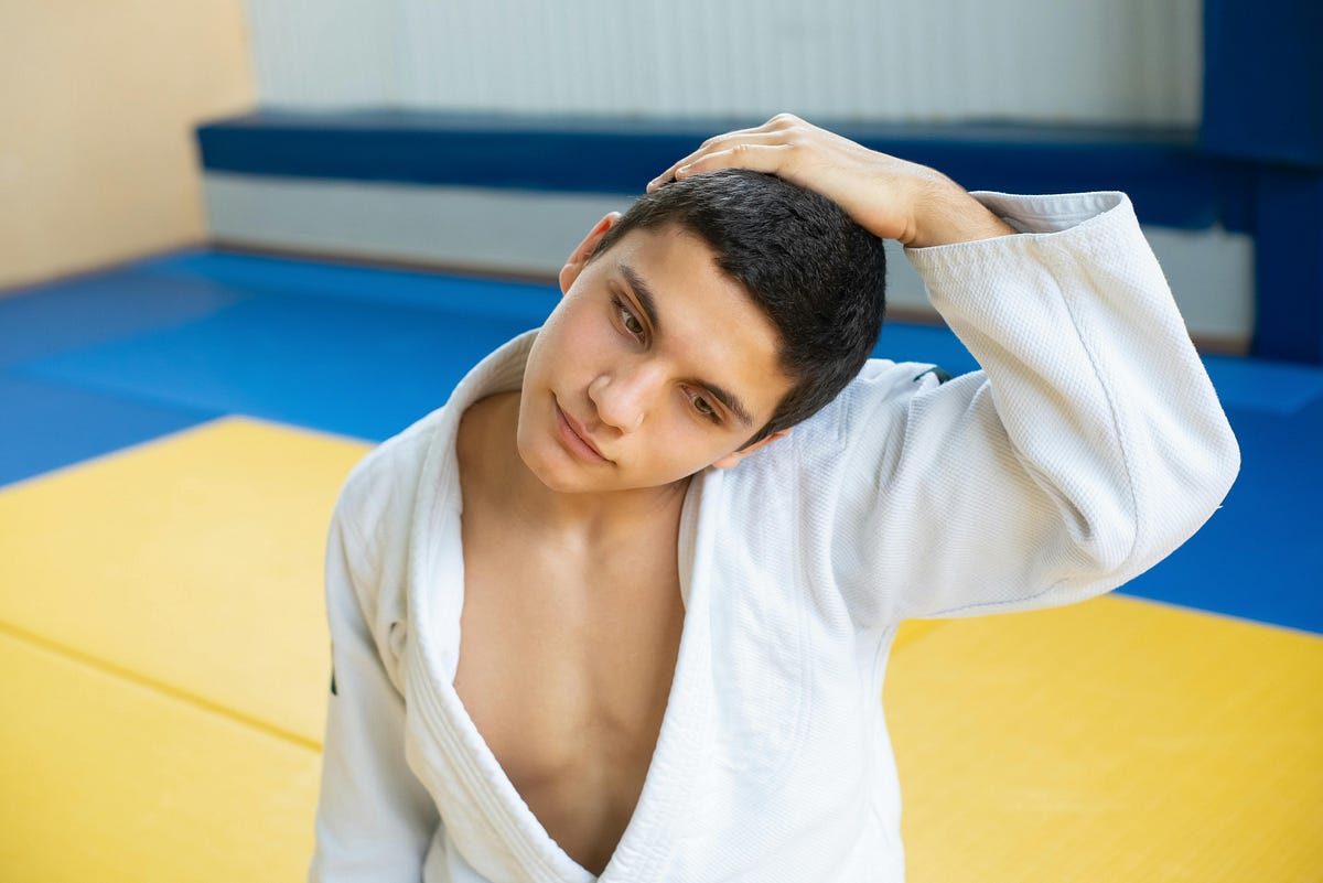 3 Simple Trap Exercises To Loosen Up Your Neck and Shoulders | by David ...